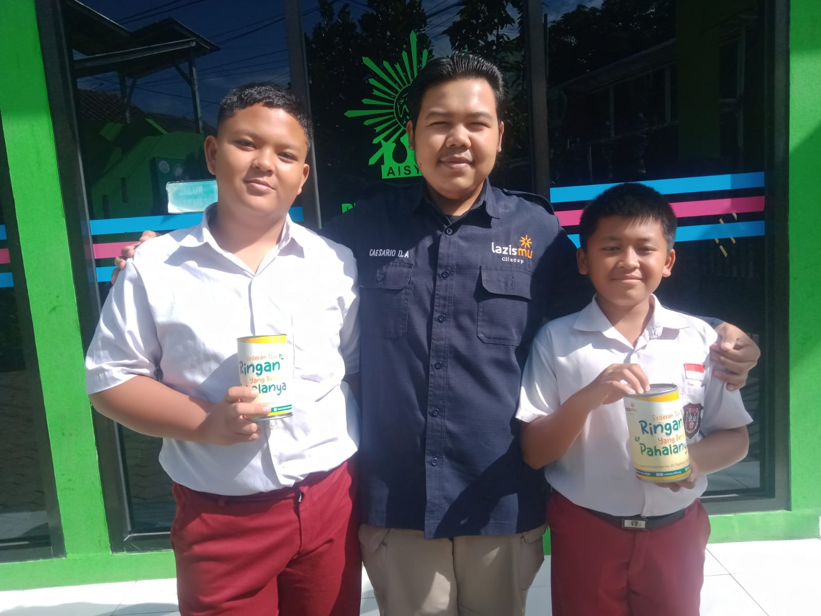 Filantropi Cilik Lazismu Cilacap: 100 Kaleng Infaq untuk Siswa SD ...